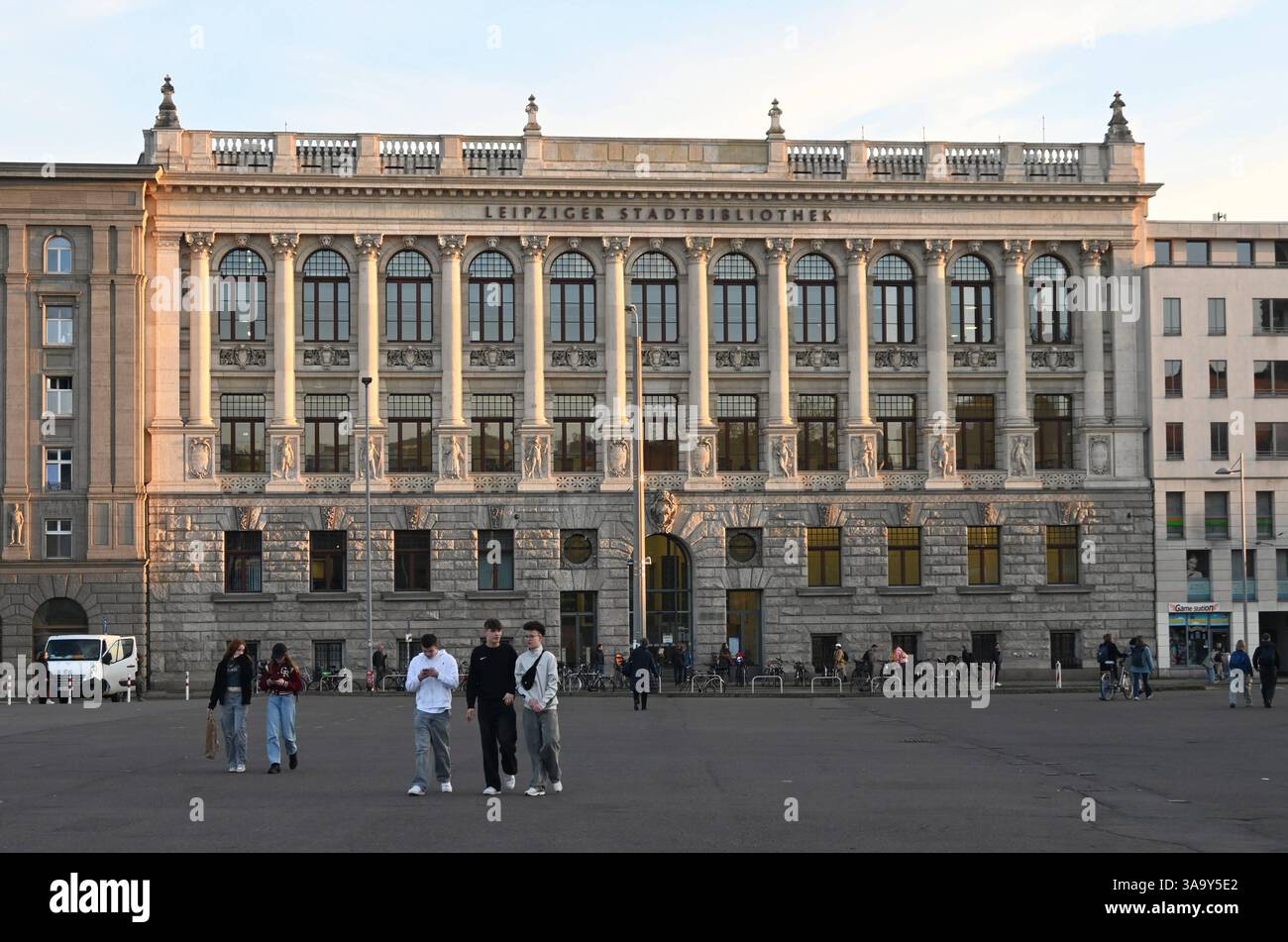 Die Stadtbibliothek Leipzig ist ein Teil des kommunalen Unternehmens ...