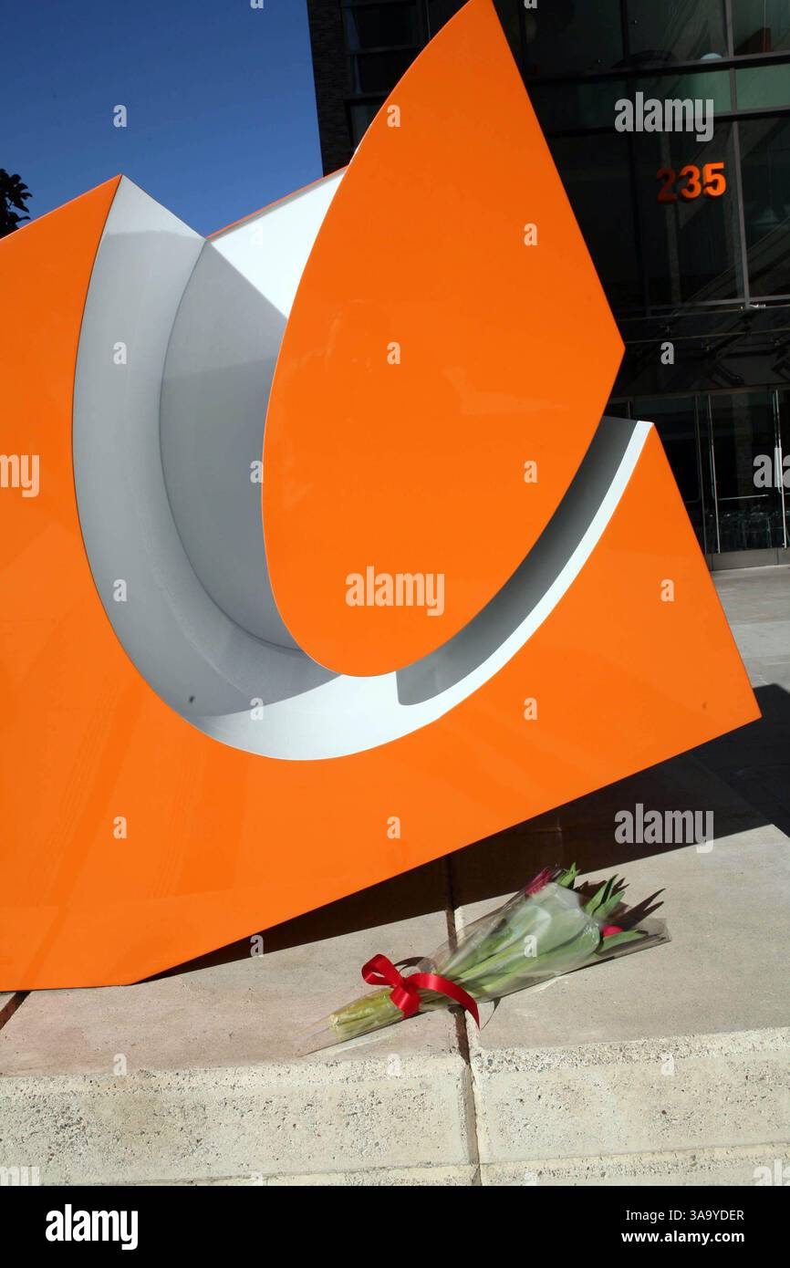 Dec 06, 2006; San Francisco, CA, USA; Flowers left at the CNET office ...