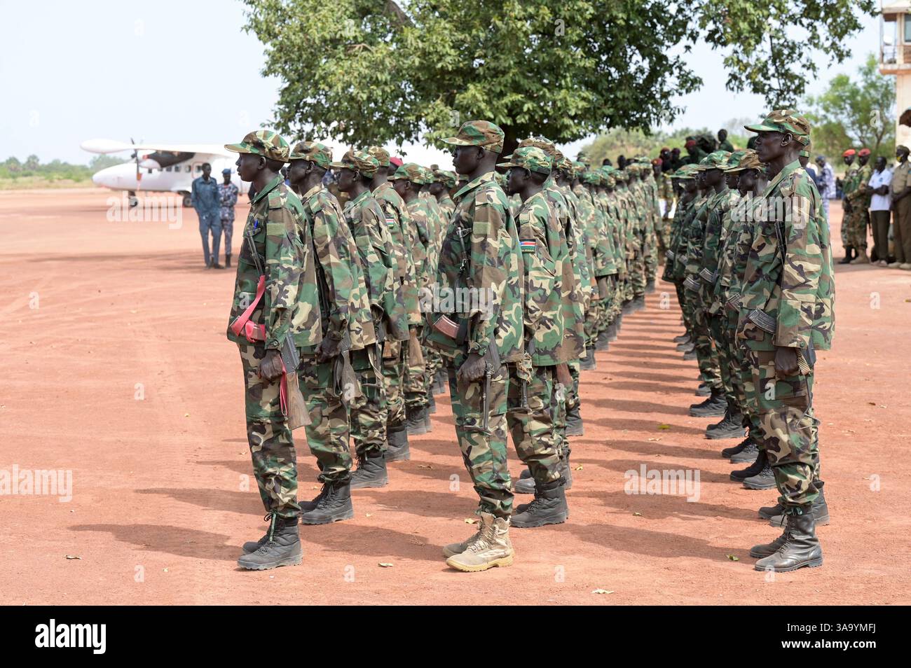 SOUTH-SUDAN, Lakes state, Rumbek, armed SPLA forces at airport ...
