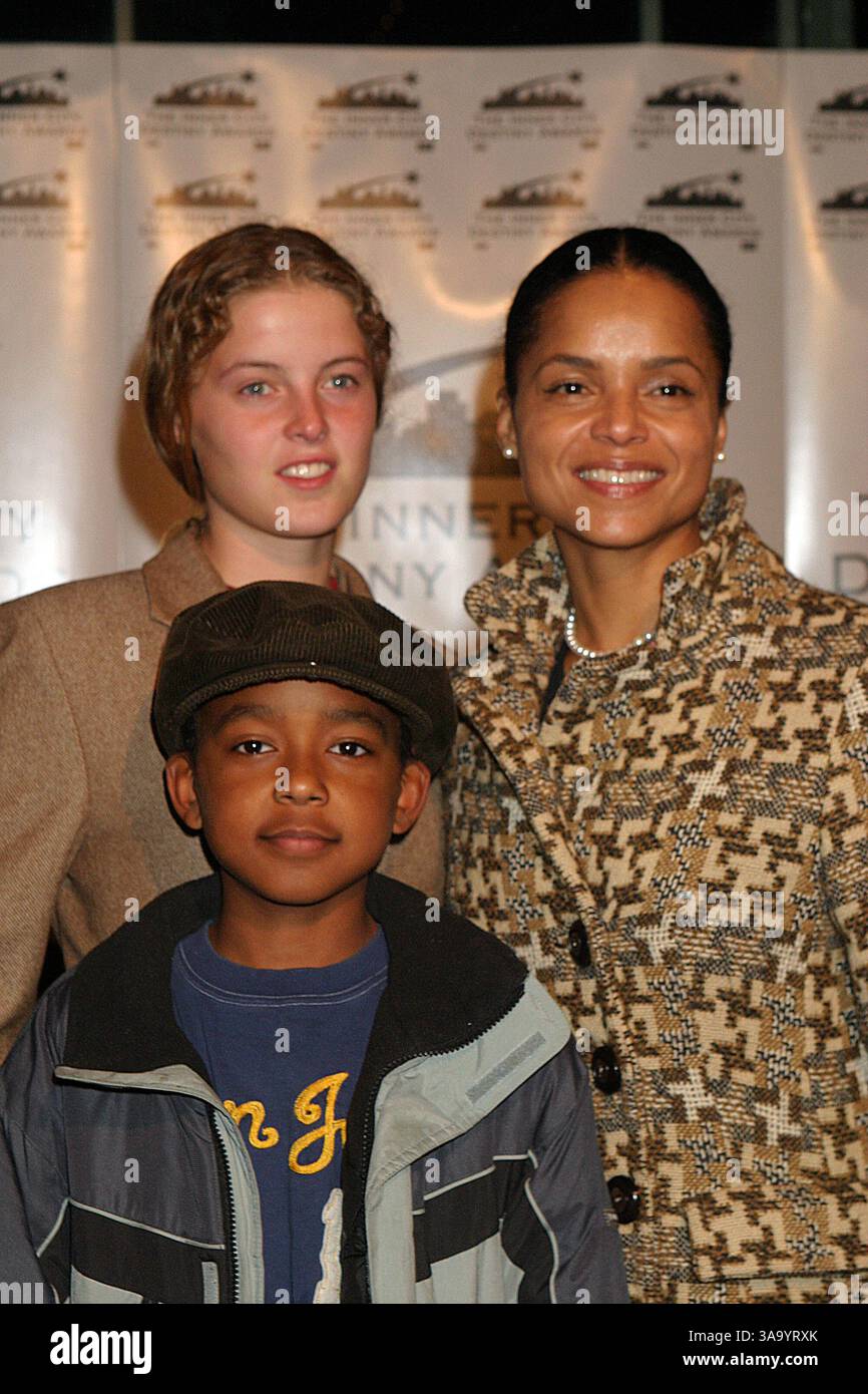 Mar 18, 2006; Los Angeles, CA, USA; Actress VICTORIA ROWELL with ...