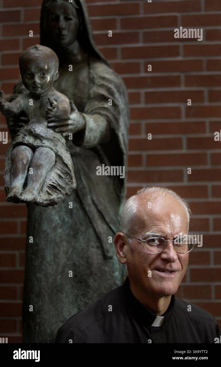 Father mcdermott hi-res stock photography and images - Alamy
