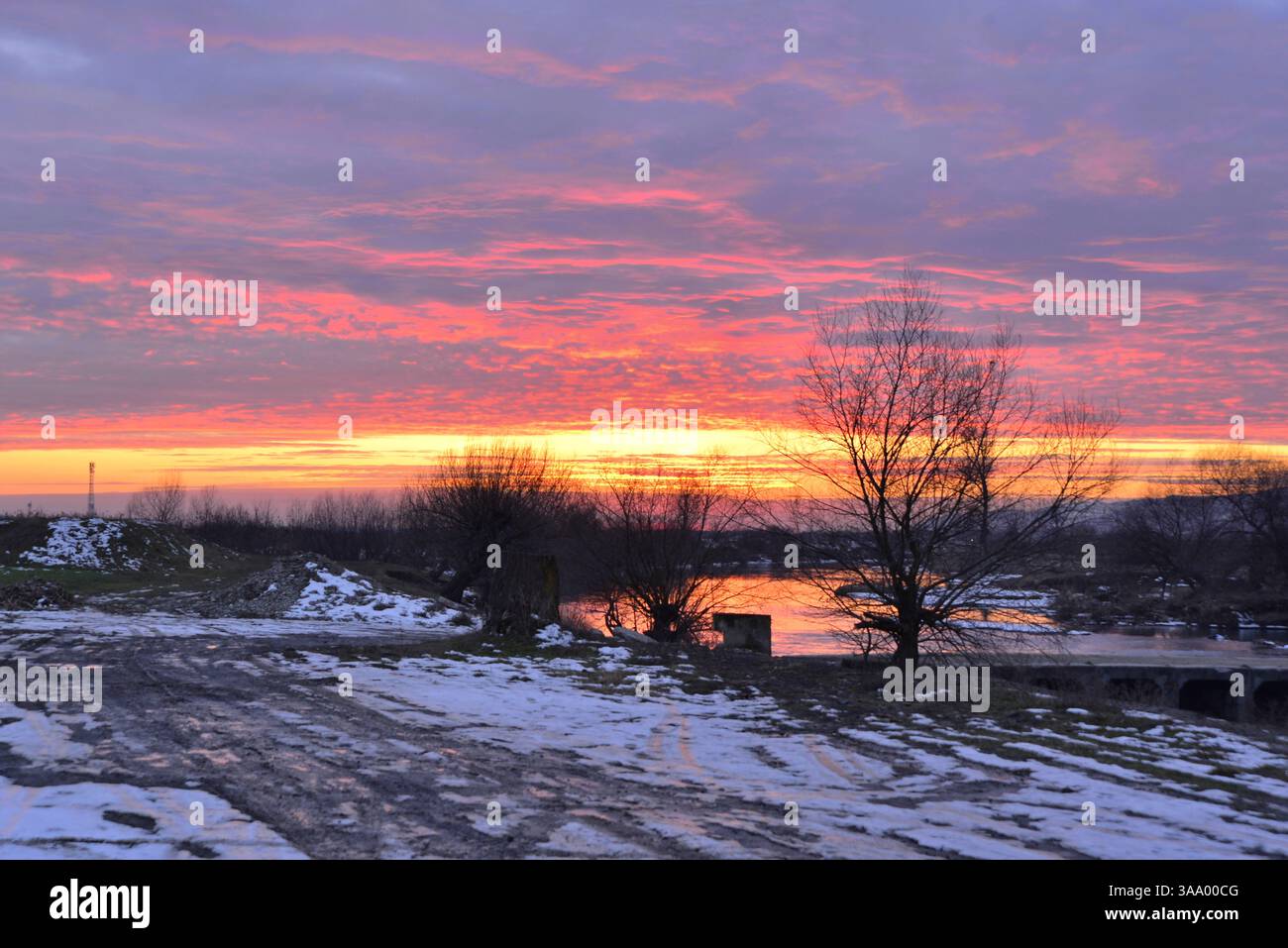 Reddish flood hi-res stock photography and images - Alamy
