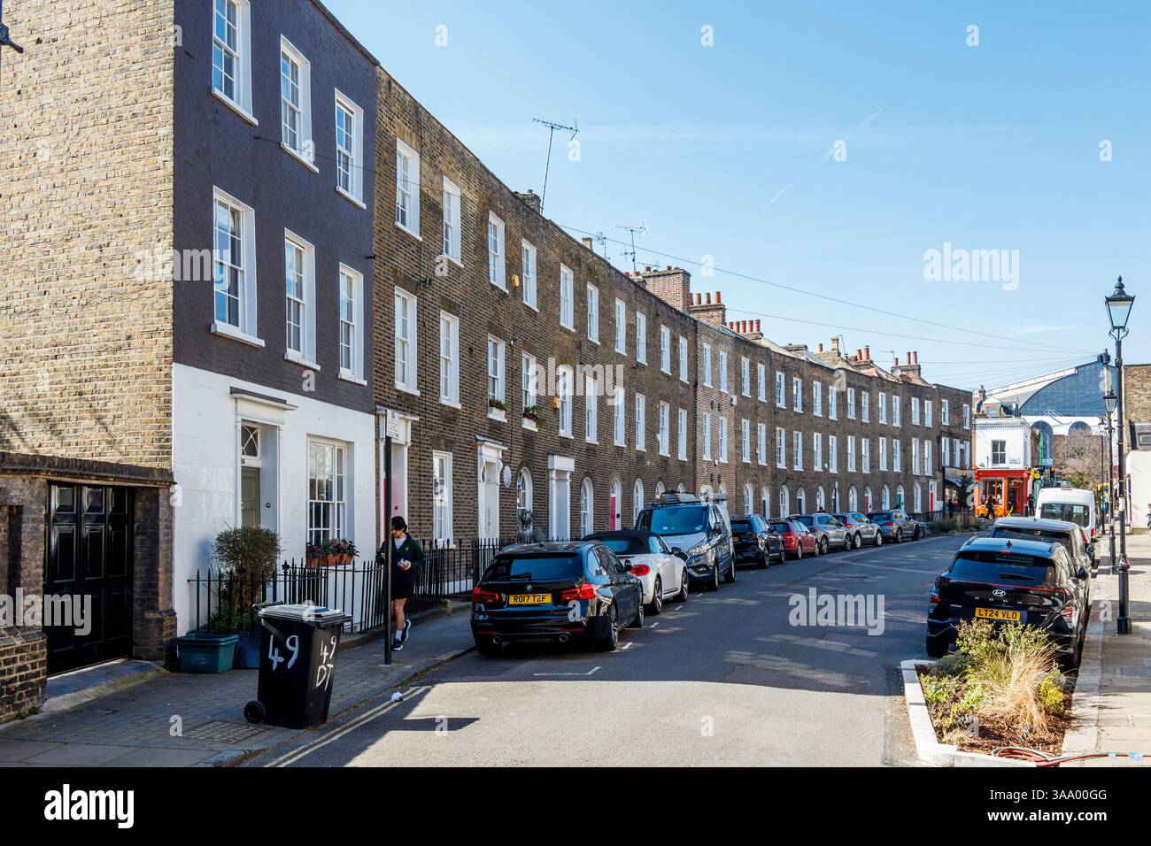 Charlton Place, a curved terrace of Georgian houses at The Angel ...