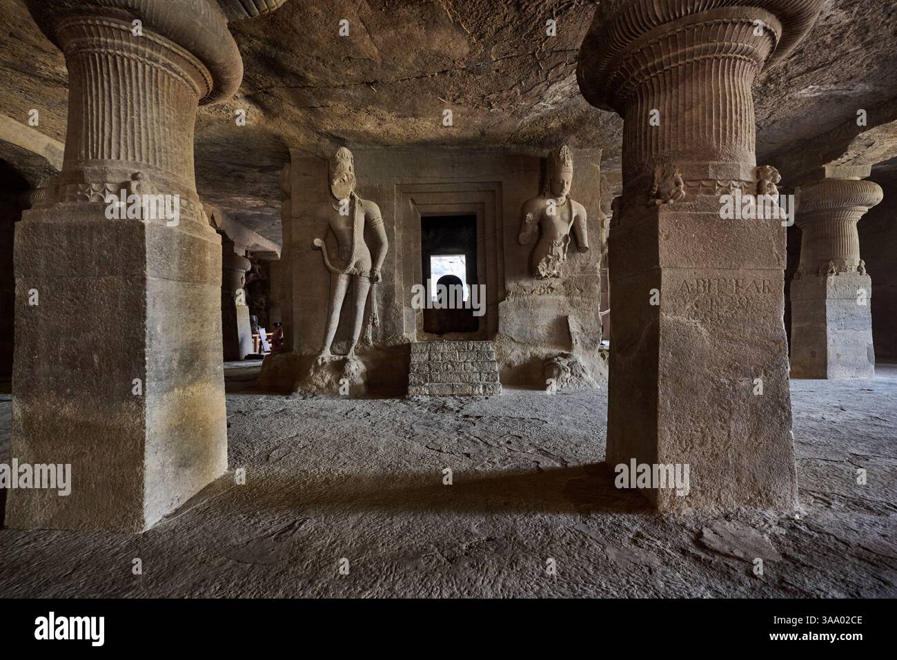 Elephanta caves, Linga shrine, Mumbai, Bombay, India, Asia Stock Photo ...