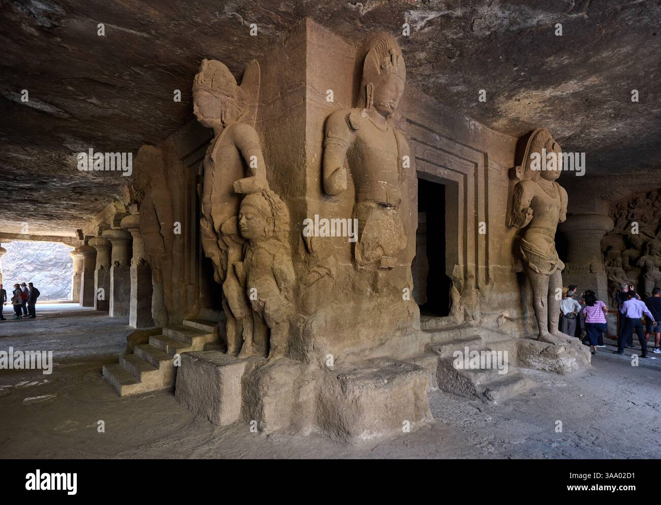 Elephanta caves, Linga shrine, Mumbai, Bombay, India, Asia Stock Photo ...