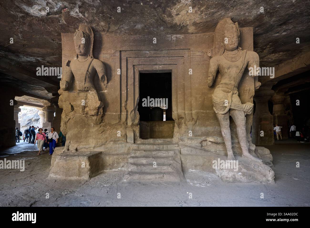 Elephanta caves, Linga shrine, Mumbai, Bombay, India, Asia Stock Photo ...