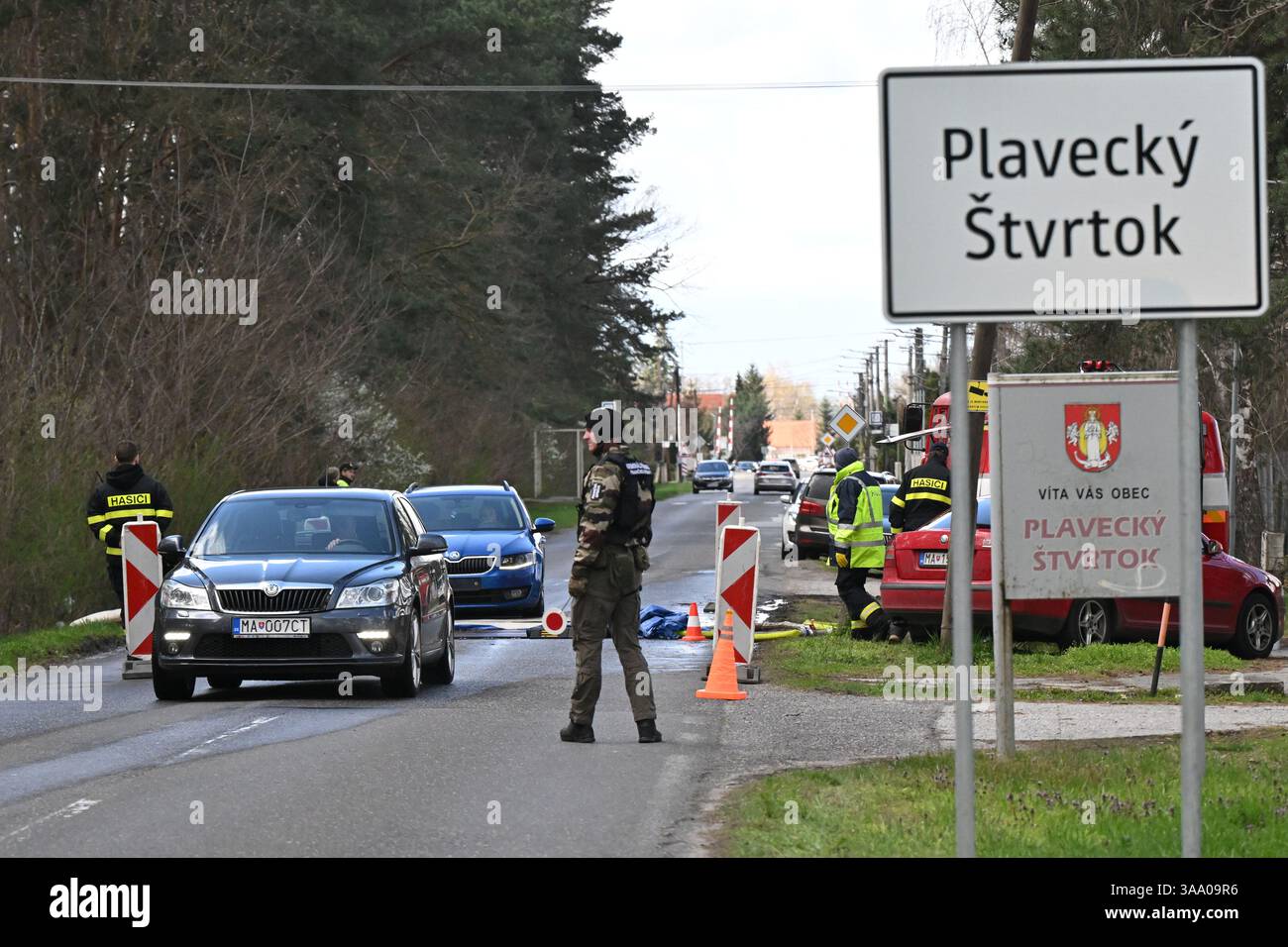 Plavecky Stvrtok, Slovakia. 31st Mar, 2025. Police officers and State ...