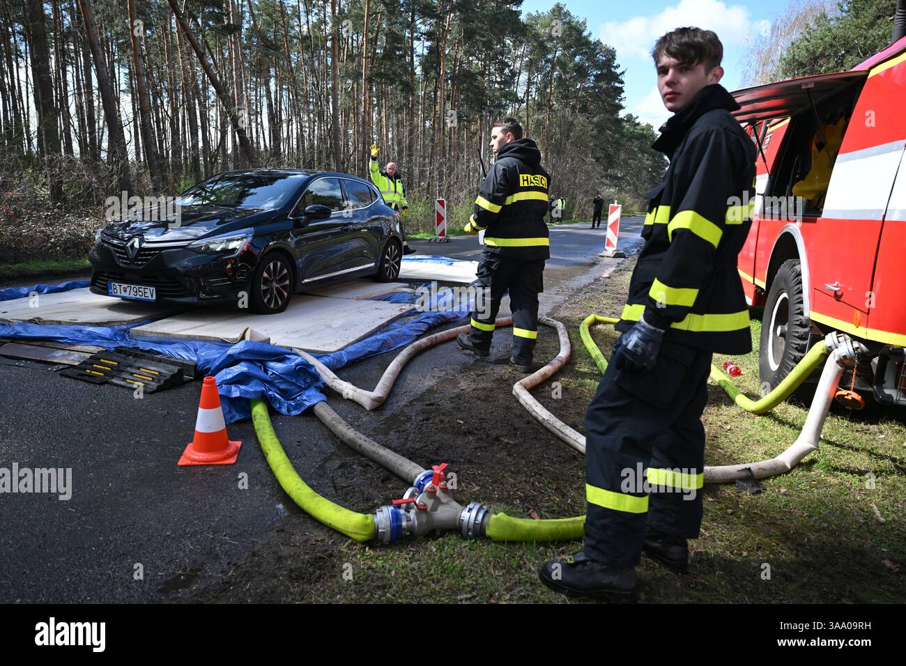 Plavecky Stvrtok, Slovakia. 31st Mar, 2025. Police officers and State ...