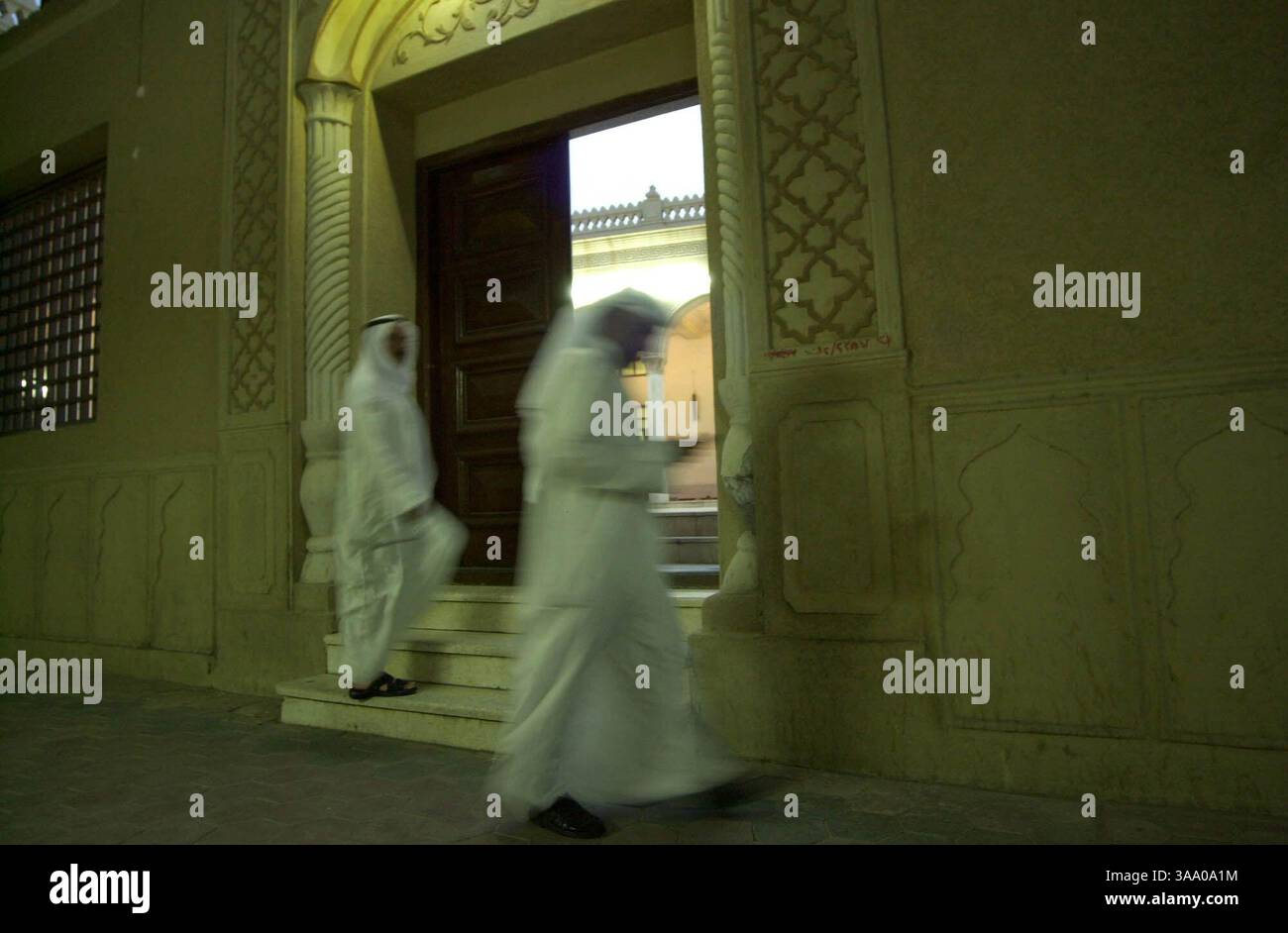 Mar 29, 2004; Kuwait City, Kuwait; Kuwaiti men in traditional clothing ...