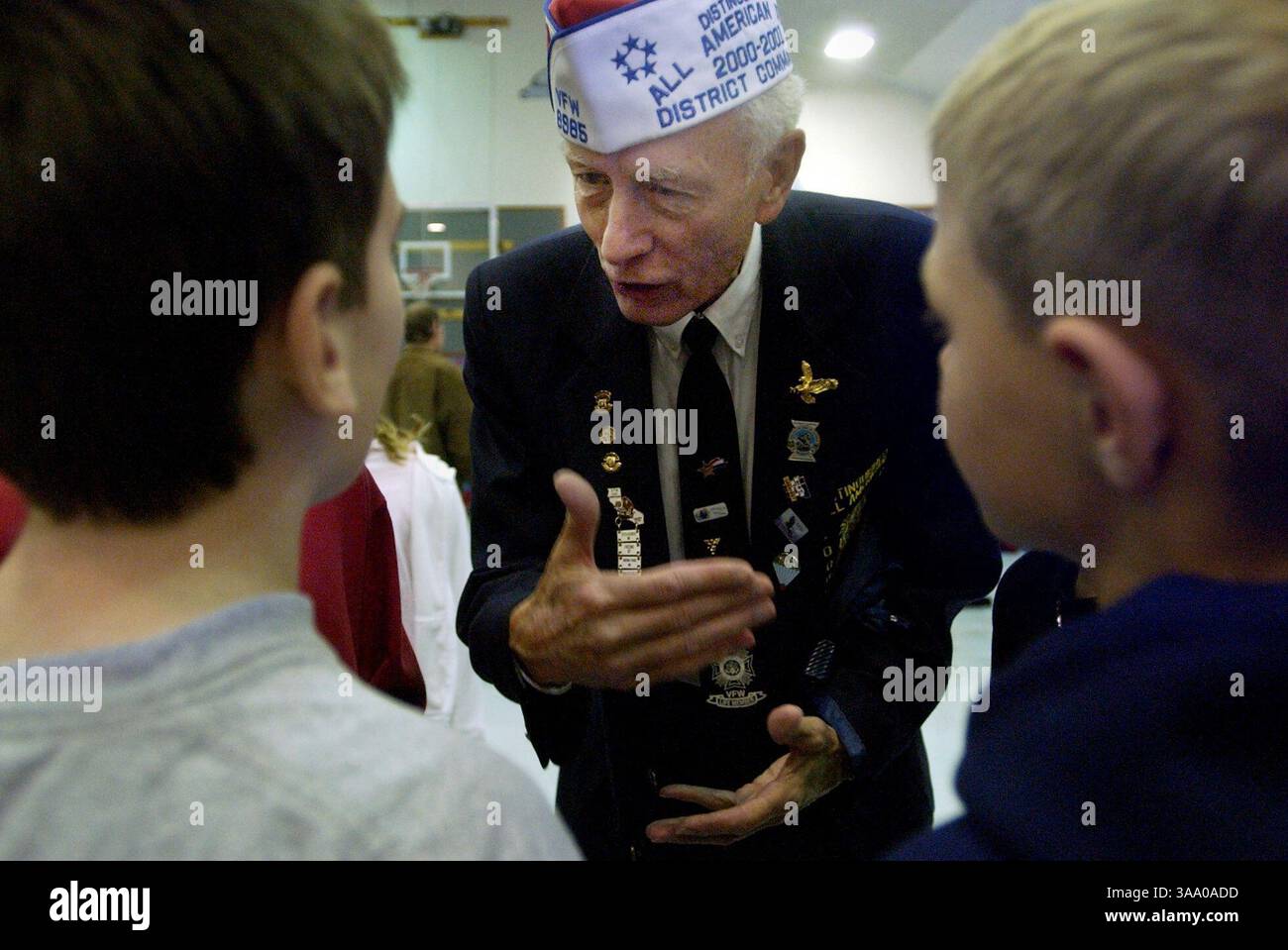 Glenn Wilson (cq, of Citrus Heights, center) chats with Lake Forest ...