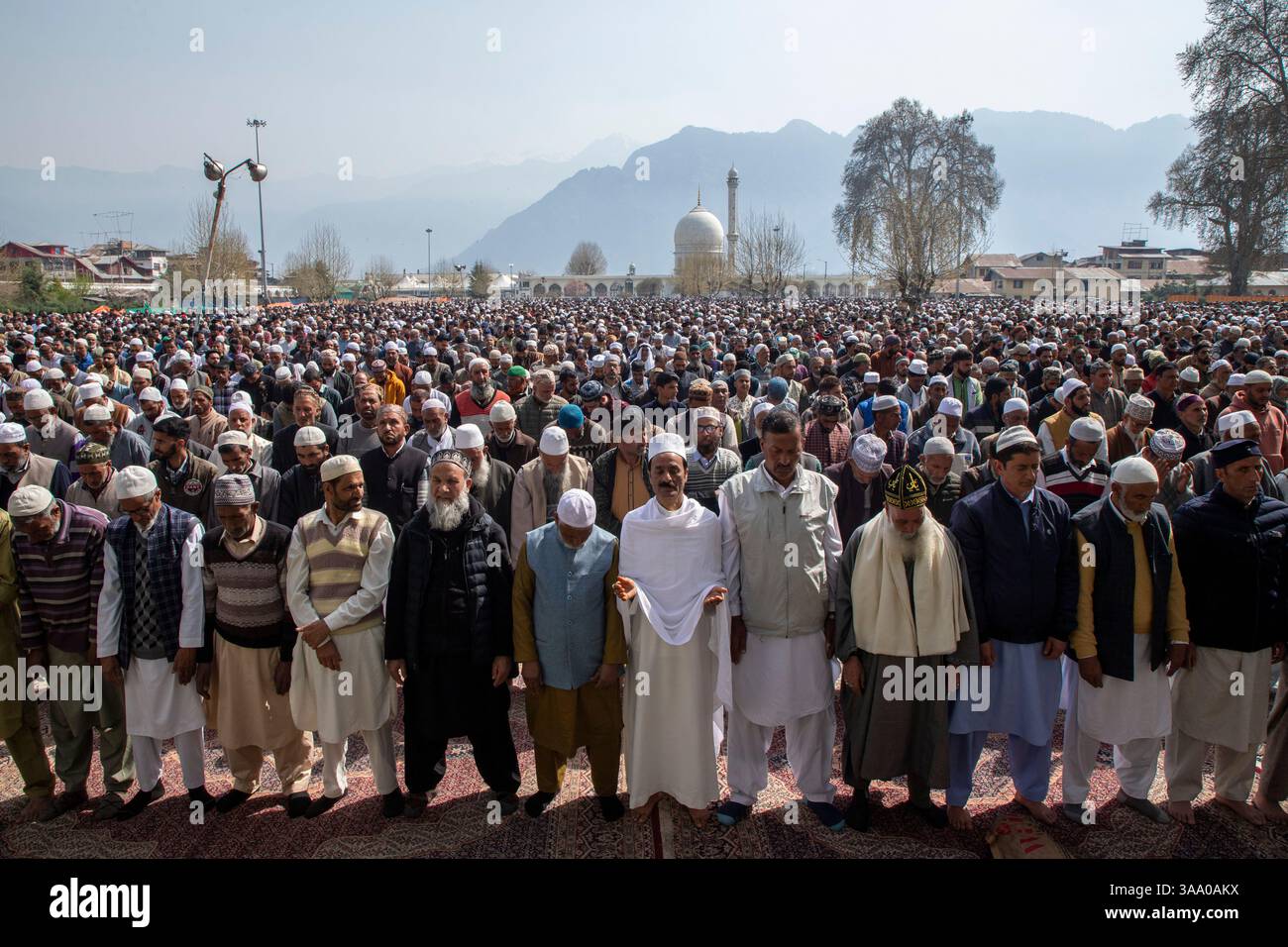Srinagar, India. 31st Mar, 2025. Kashmiri Muslims are offering Eid-al ...