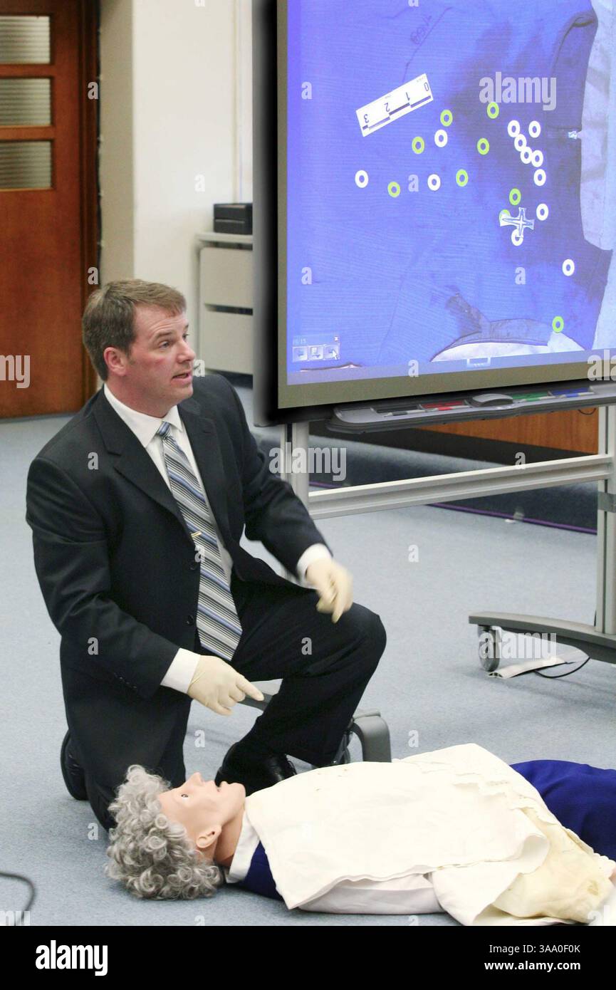Apr 25, 2006; Toledo, Ohio, UK; Toledo Police Detective Terry Cousino ...