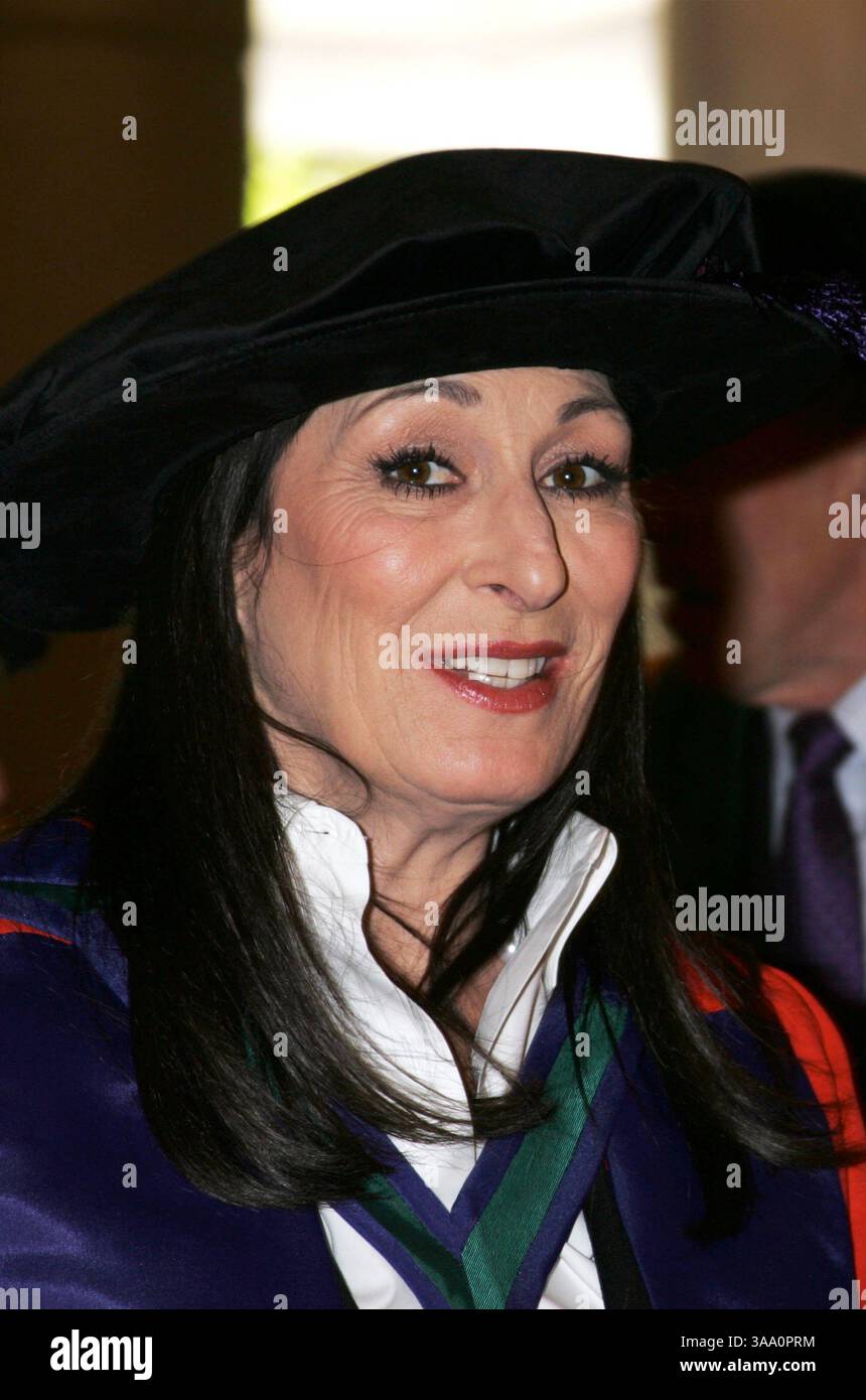 Jun 17, 2005; Beverly Hills, CA, USA; ANJELICA HUSTON receives a ...