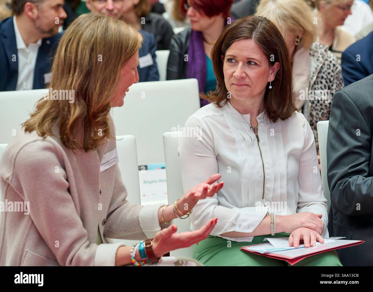 Deutscher Lehrkräftepreis - Katharina Günther-Wünsch EUR,Deutschland ...