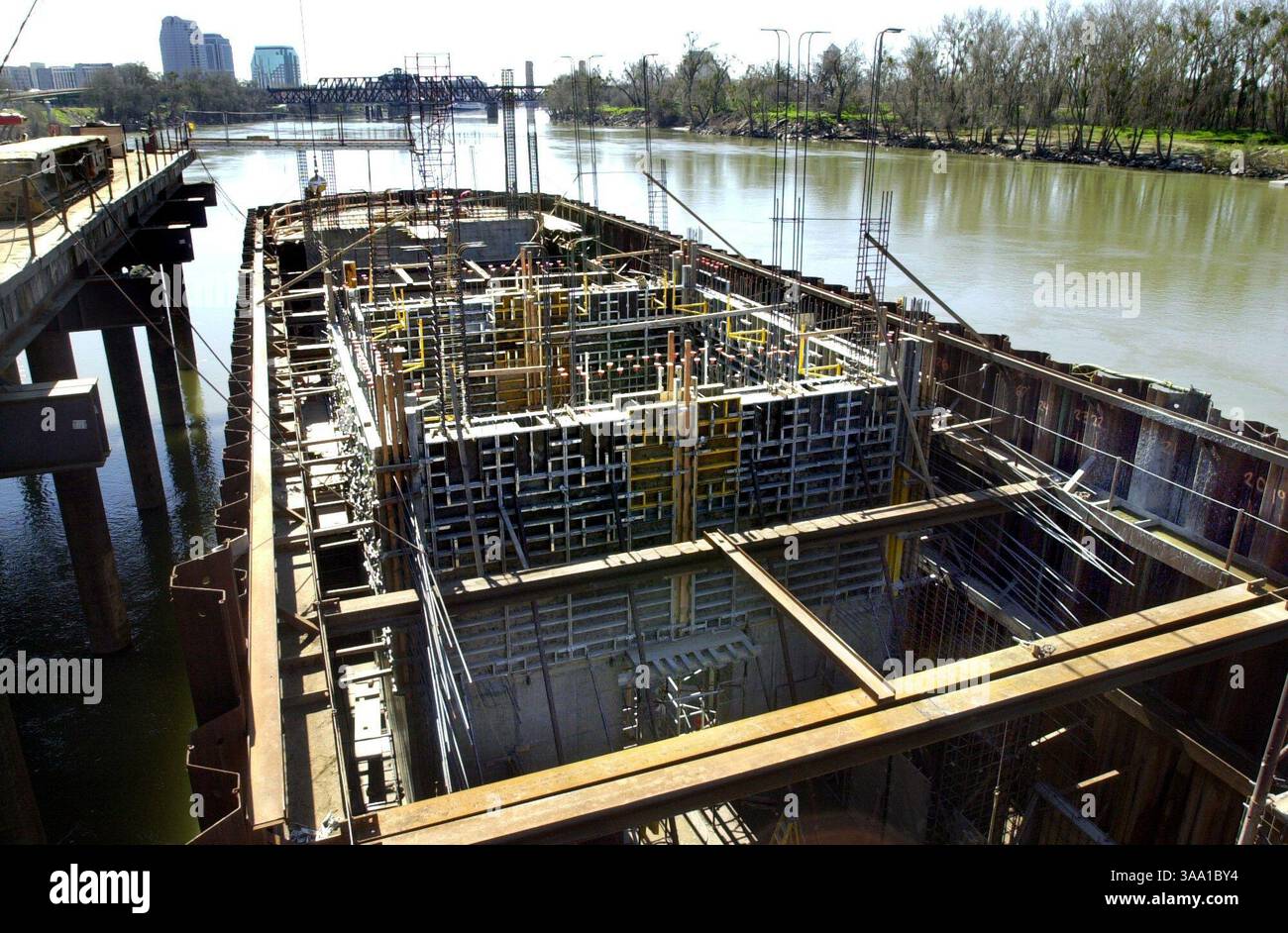 In a major construction project on the Sacramento River, just north of ...