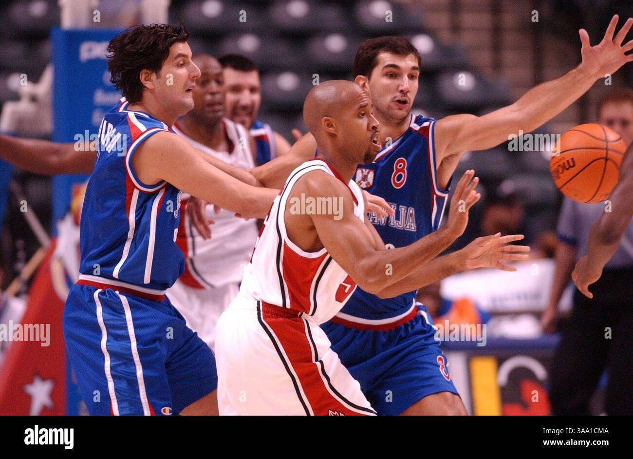 Nba ball 2002 hi-res stock photography and images - Alamy
