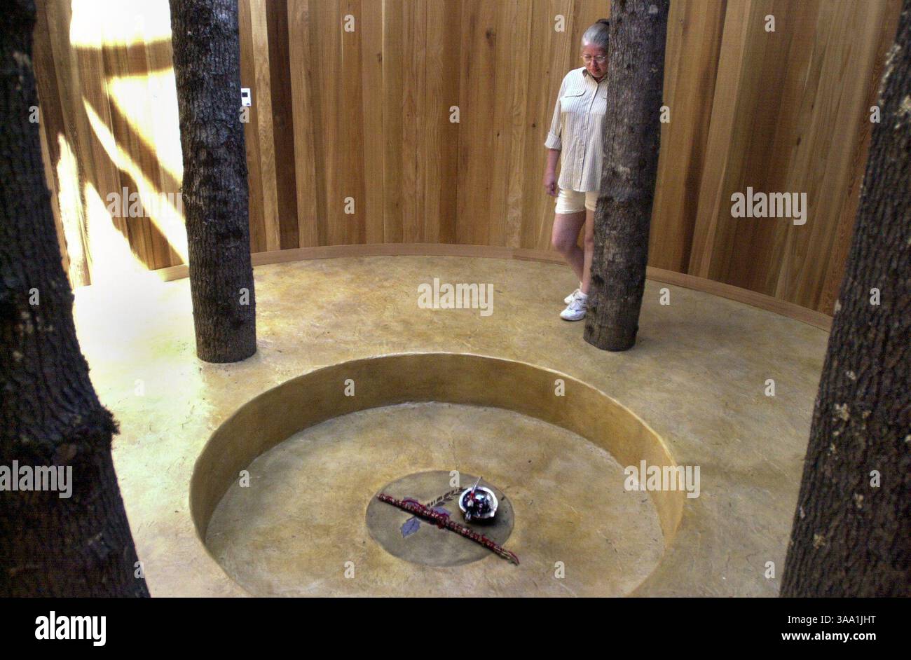 Miwok roundhouse hi-res stock photography and images - Alamy