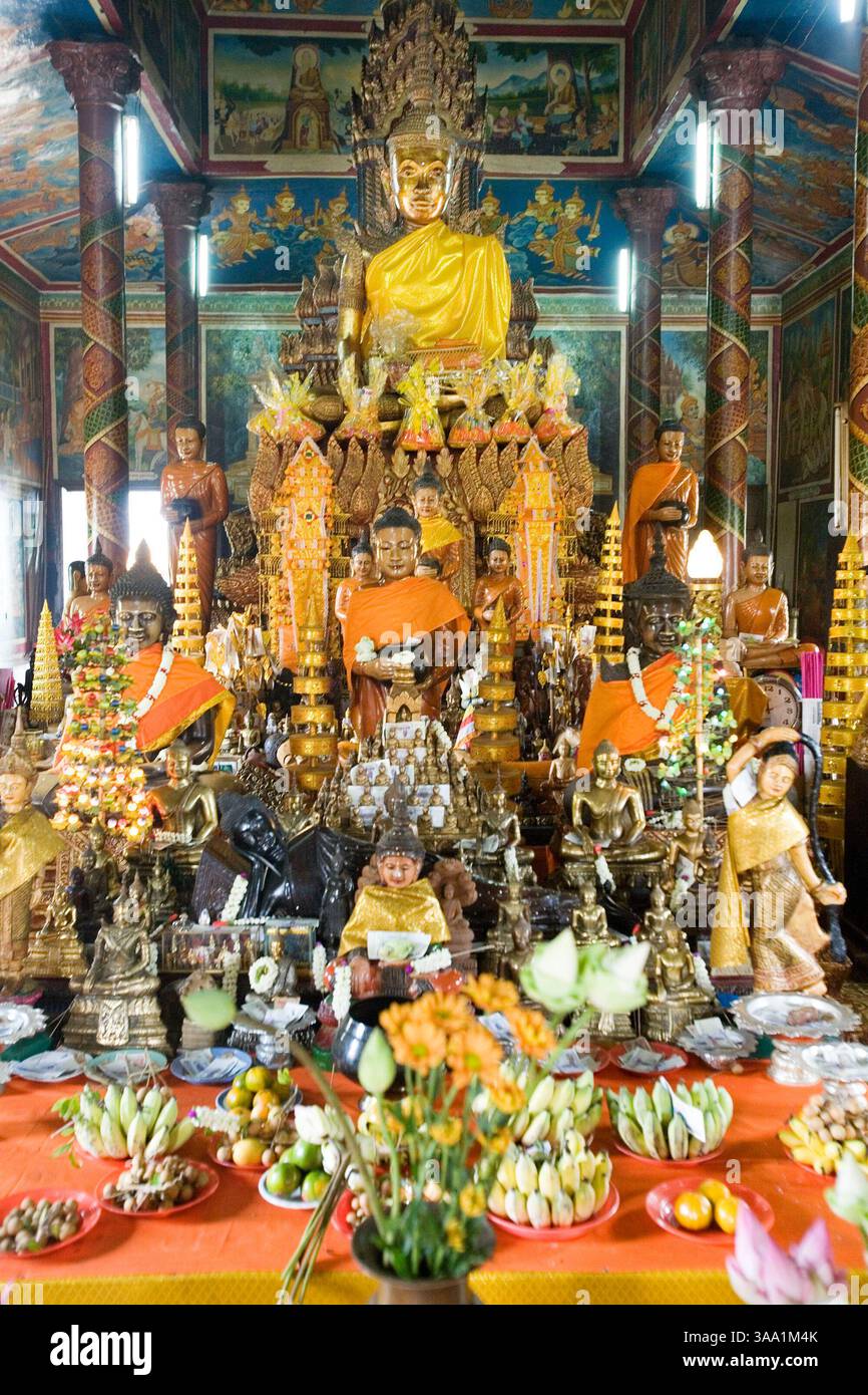 Mar 19, 2006; Phnom Penh, CAMBODIA; Inside Wat Phnom in Phnom Penh ...