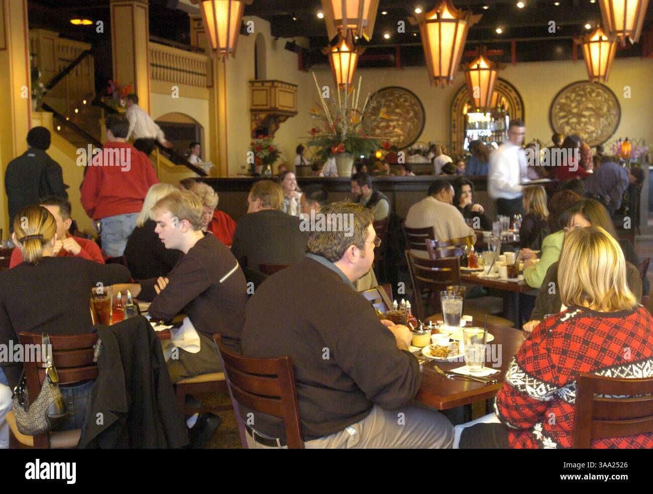 THIS PHOTO IS FOR TICKET -- Lunch croud in the main dining room at the ...