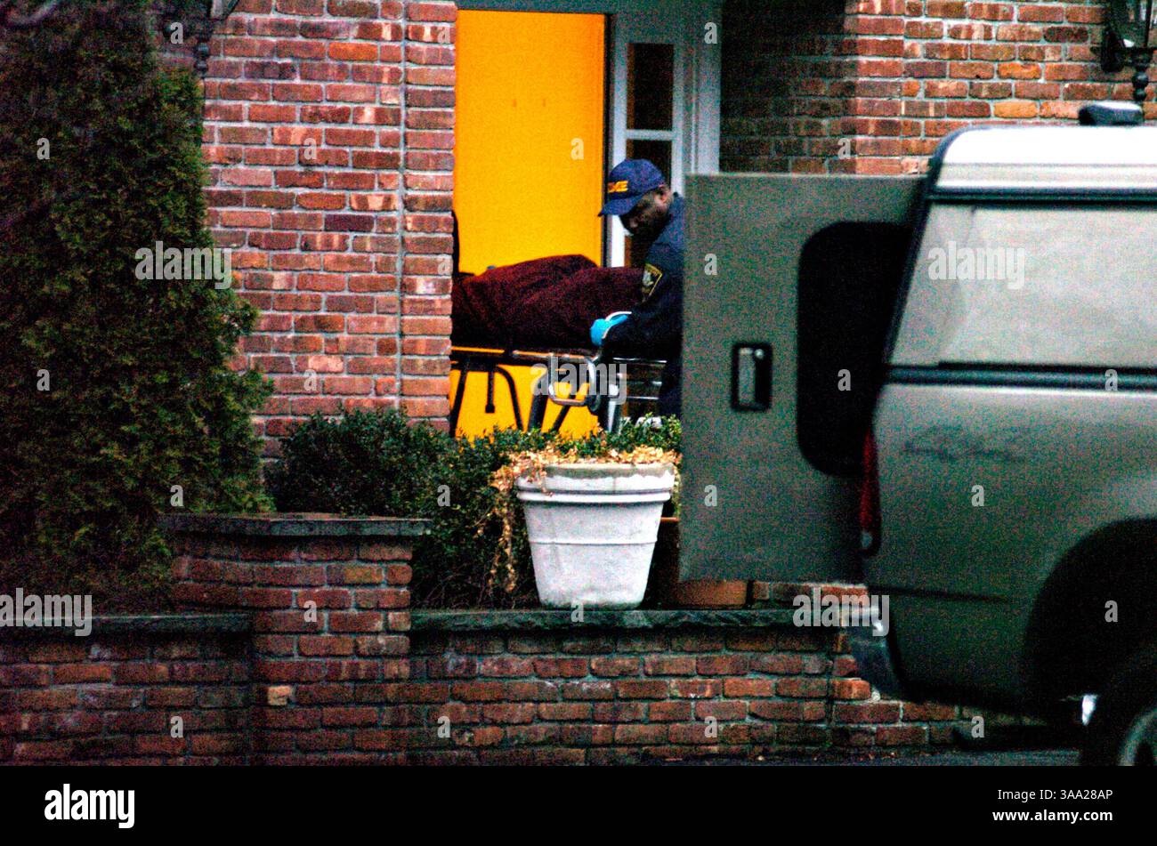 2006 greenwich medical examiners remove the body of andrew kissel hi ...