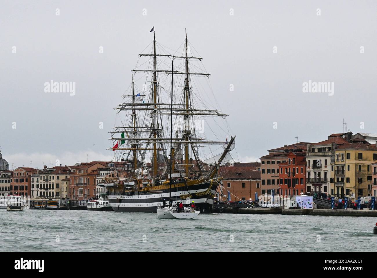 News - Mediterranean Tour Amerigo Vespucci in Venice General view of ...