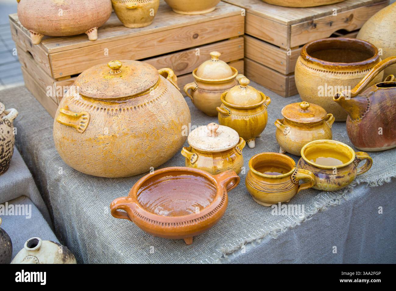 Clay cooking pots hi-res stock photography and images - Alamy