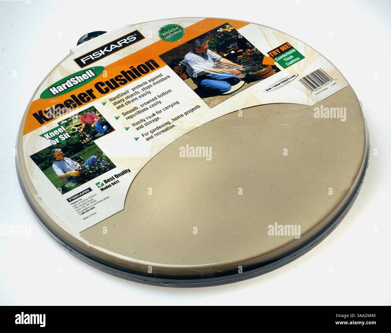Fiskars Hardshell Kneeler Cushion. Photographed Friday July 11, 2003 ...