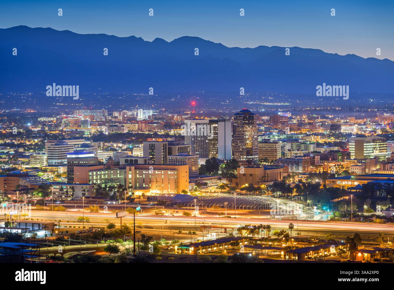 Phoenix, Arizona, USA downtown cityscape at dusk Stock Photo - Alamy