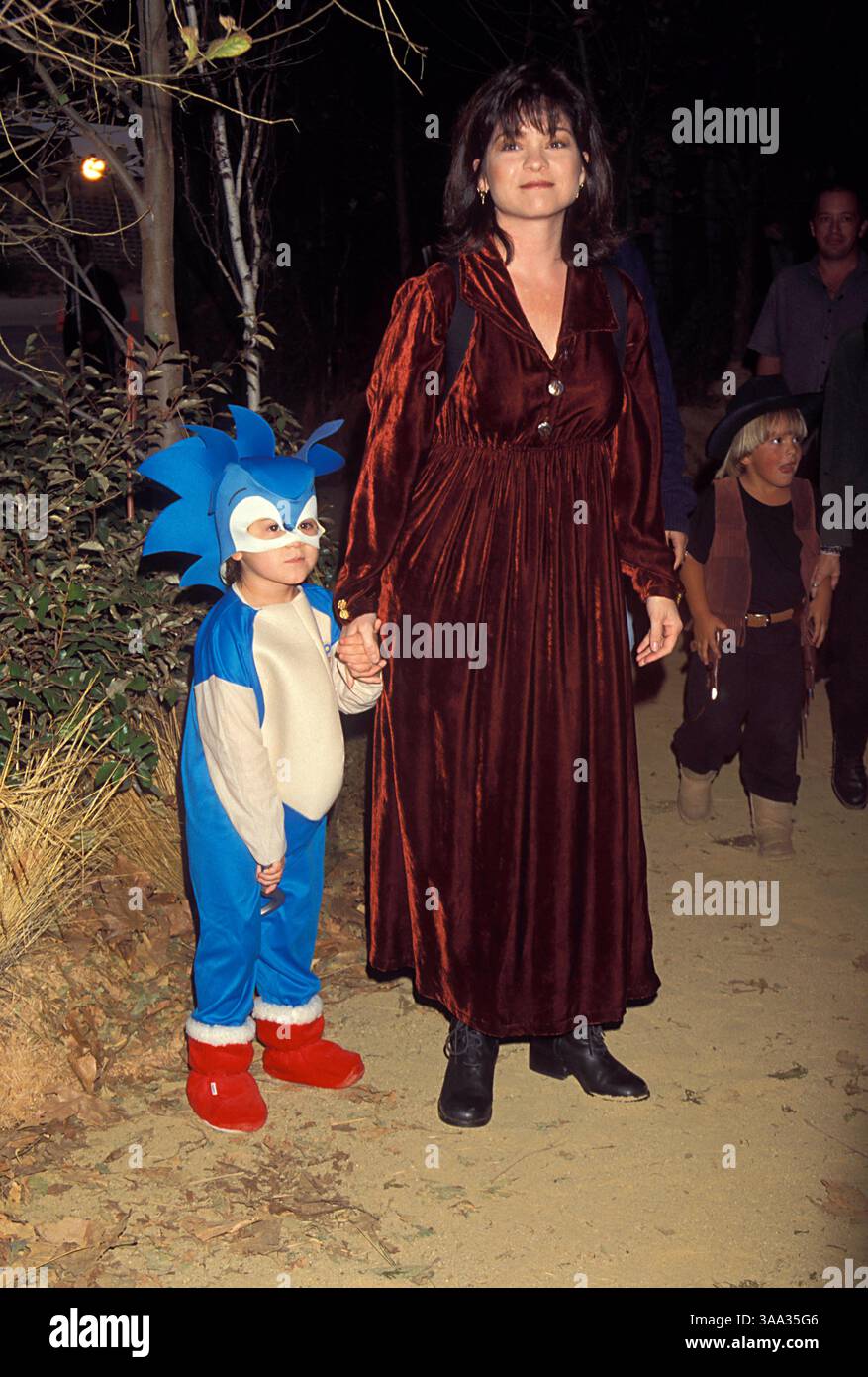 Valerie bertinelli 1995 hi-res stock photography and images - Alamy
