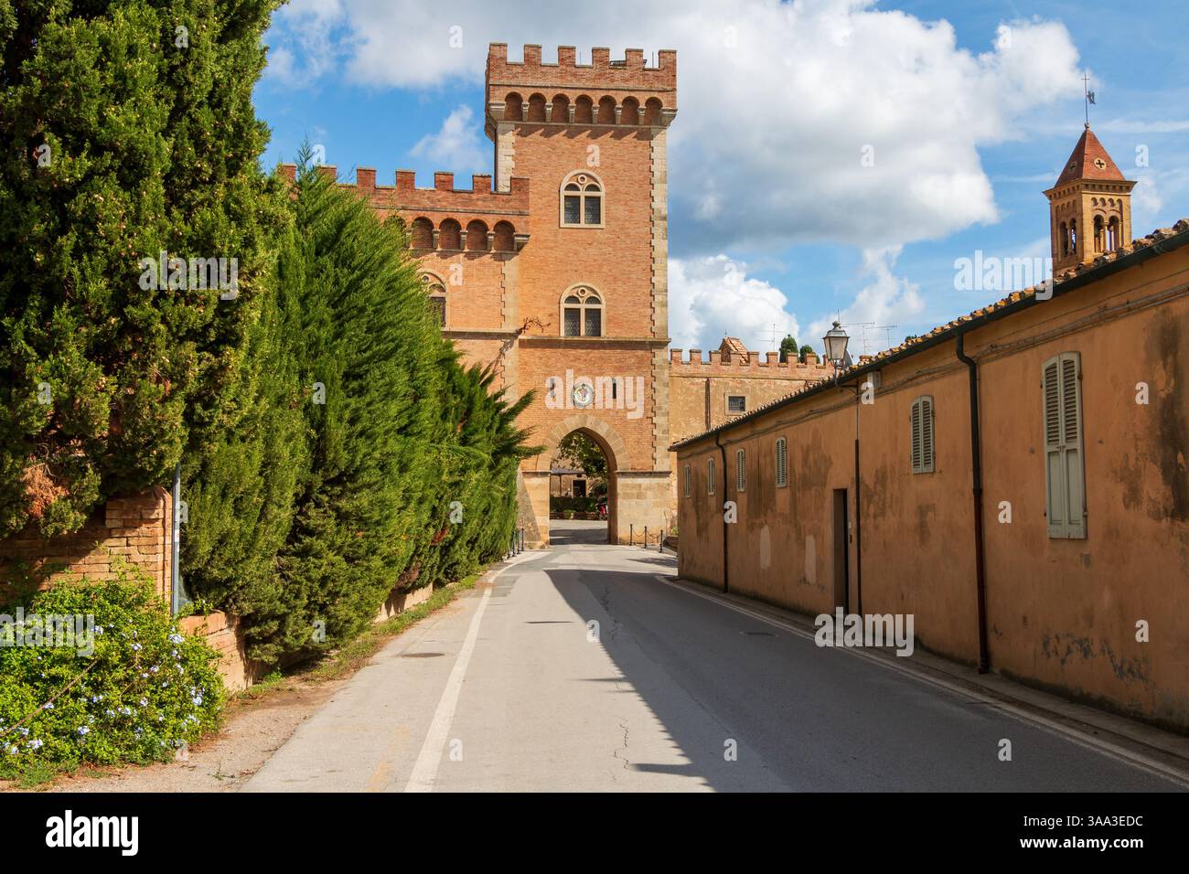 Bolgheri Castle, a famous Tuscan tourist resort Stock Photo - Alamy