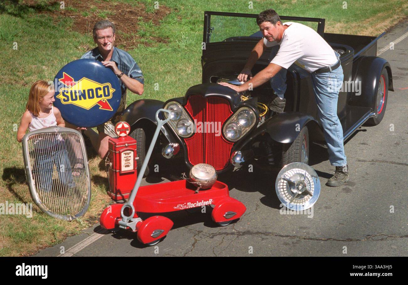 1934 ford roadster hi-res stock photography and images - Alamy