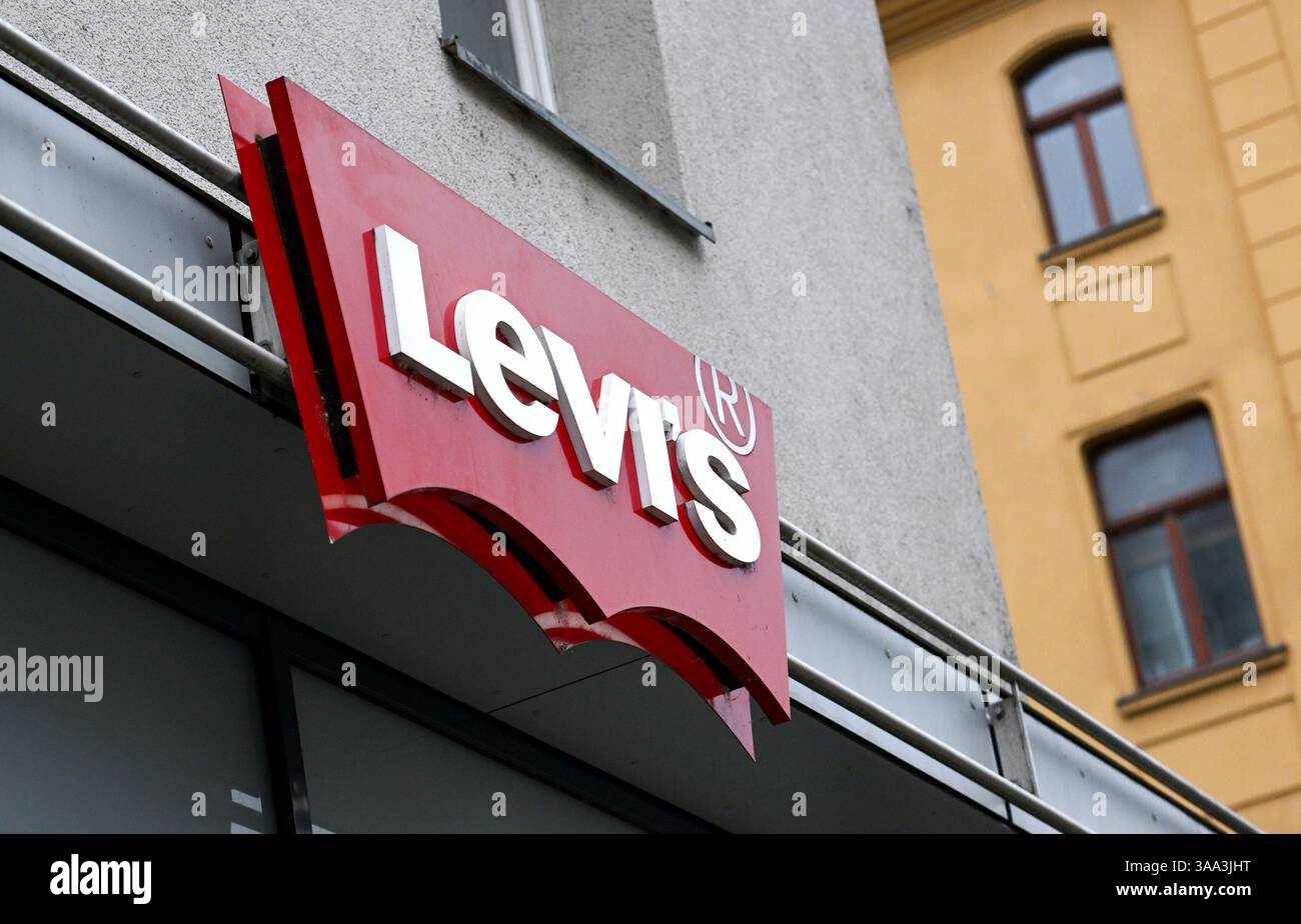 31 March 2025, Berlin: The Levi's brand logo on a store. The EU postpones the planned ...
