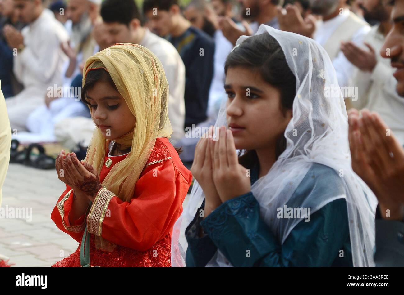 Peshawar, Peshawar, Pakistan. 31st Mar, 2025. Eid Al-Fitr in Pakistan ...