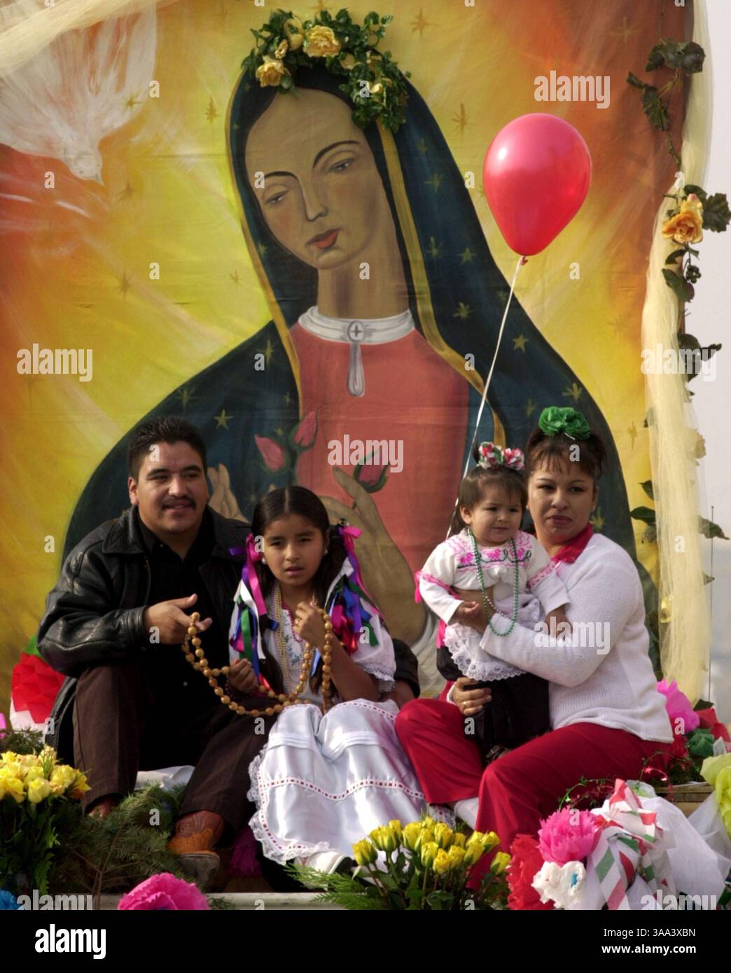 Dec 09, 2002; Pittsburg, CA, USA; From left, Arturo Flores and family ...