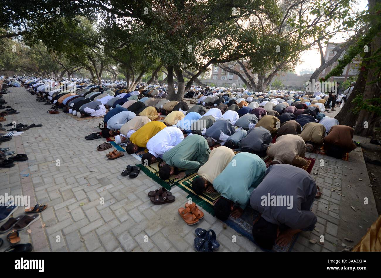 Peshawar, Peshawar, Pakistan. 31st Mar, 2025. Eid Al-Fitr in Pakistan ...