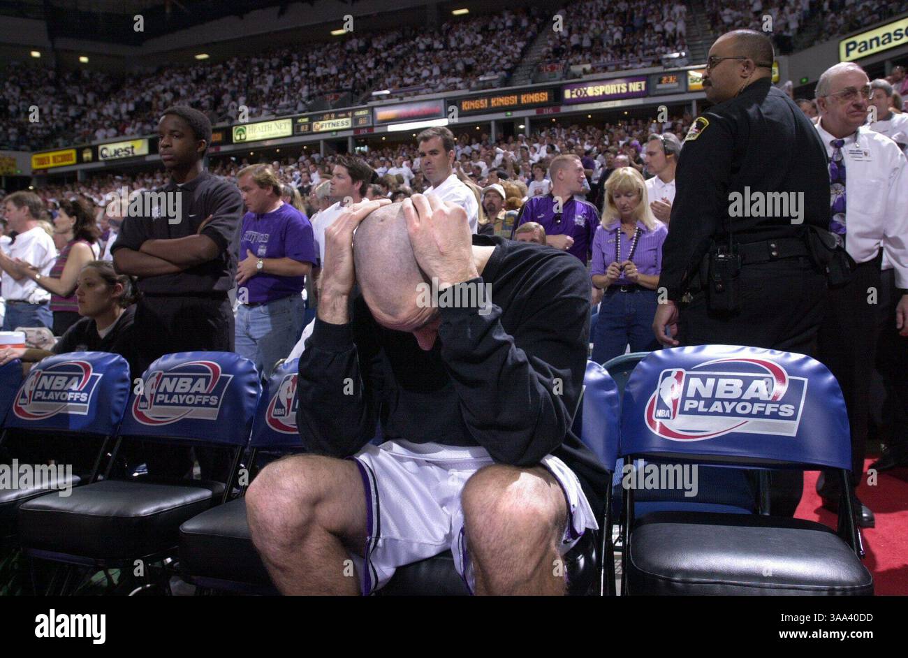-- Sunday, April 22, 2001, Sacramento, Calif.-- Jon Barry, of the ...
