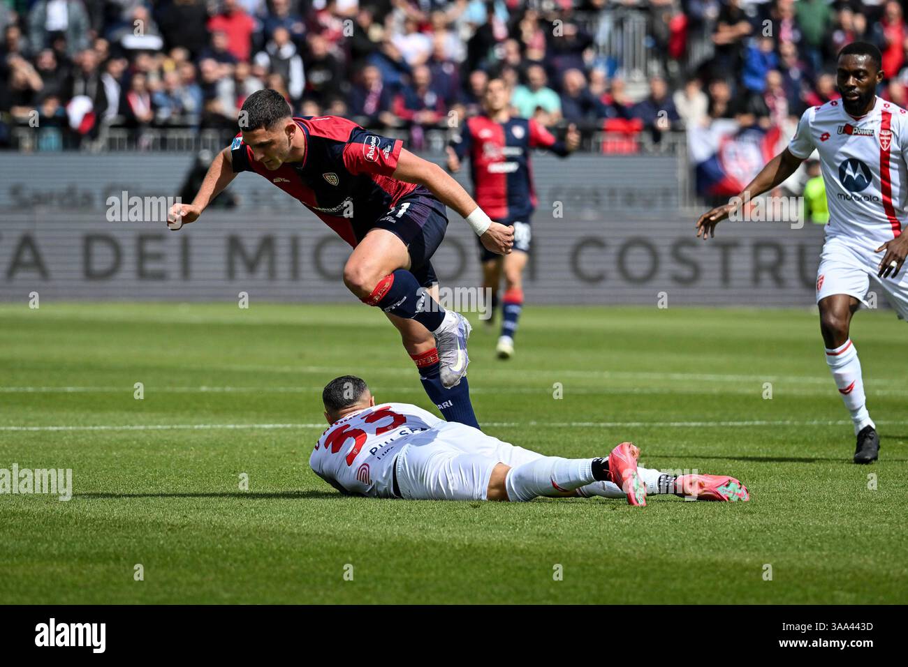 Cagliari, Italy. 30 Mar, 2025. Roberto Piccoli, during Cagliari Calcio ...