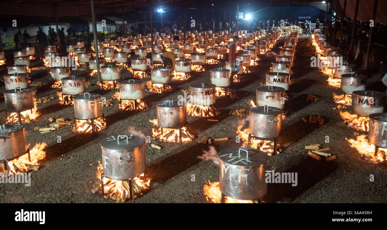Nakhlistan cooking the night before Eid al-Fitr in Cape Town A general ...