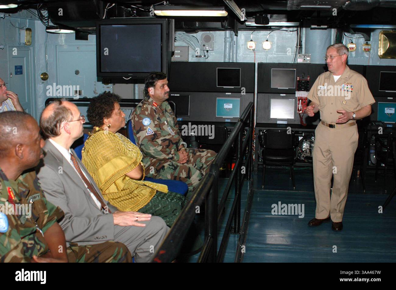 Jan 17, 2006; ATLANTIC OCEAN; USS Mount Whitney (LCC 20) Commanding ...