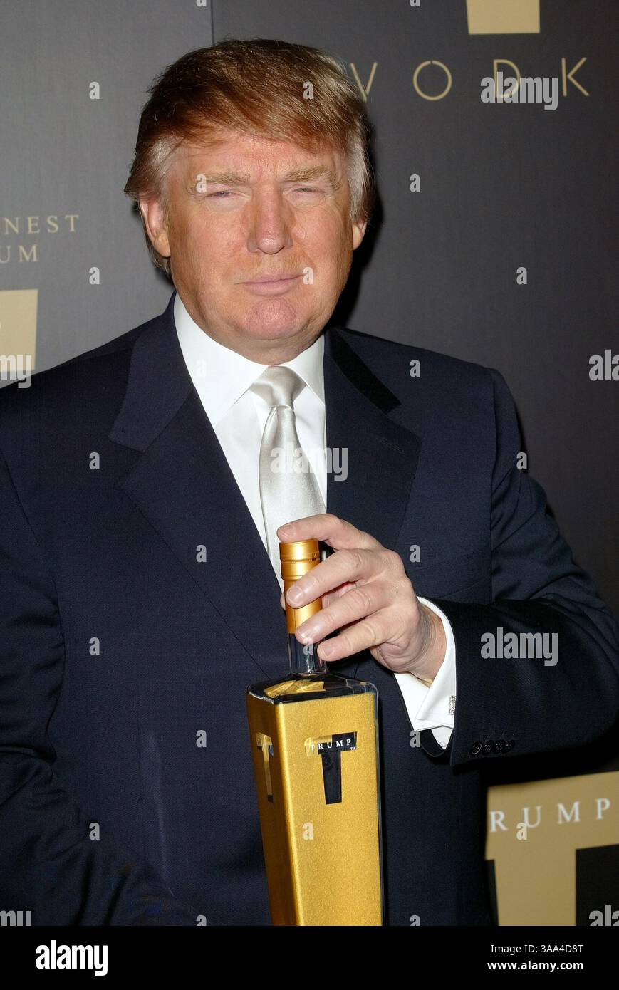Jan 17, 2007; Hollywood, CA, USA; Billionaire DONALD TRUMP shows off ...
