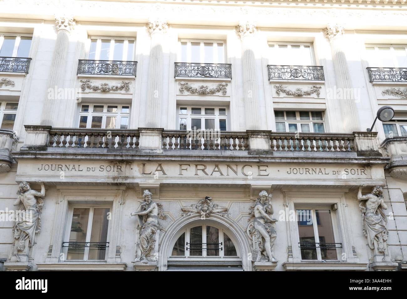 PRESS LOCATIONS IN PARIS Stock Photo - Alamy