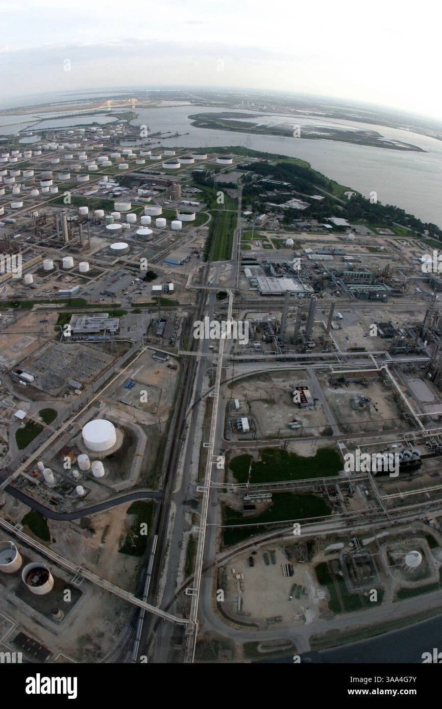 Sep 24, 2005; Houston, TX, USA; Aerial view of the Houston oil ...