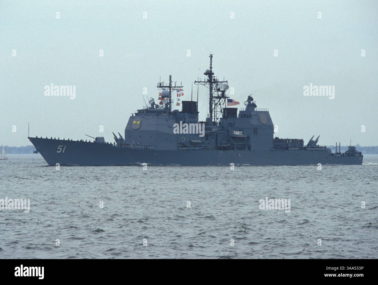 Nov 28, 1990; Yorktown, IA, USA; US Navy Battleships: USS Thomas S ...