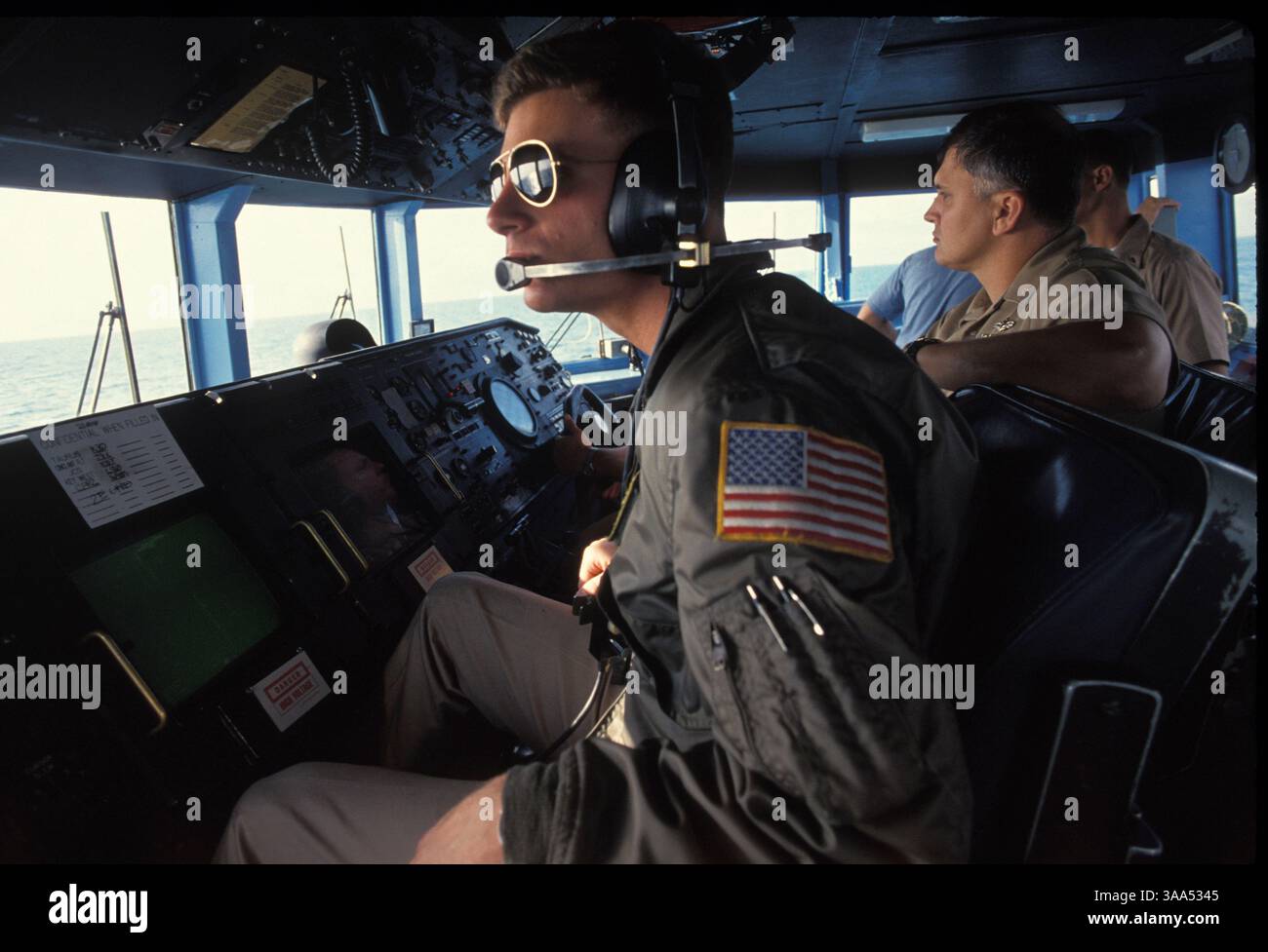 Nov 28, 1990; Norfolk, VA, USA; US Navy Battleships: USS Hercules PHM-2 ...