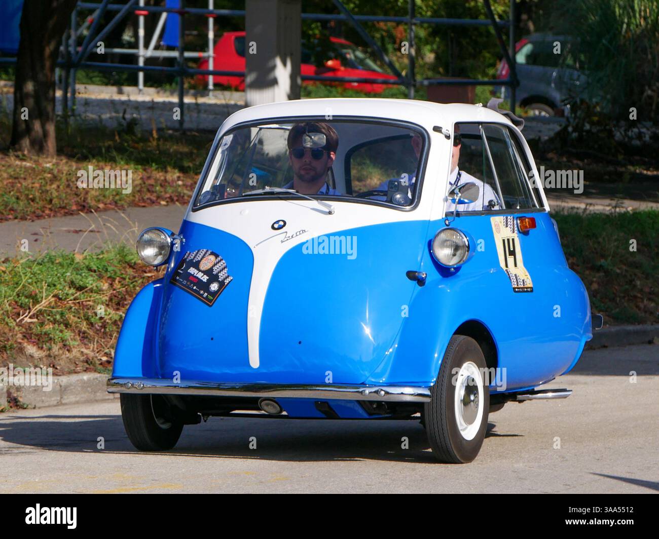 Bmw isetta race hi-res stock photography and images - Alamy