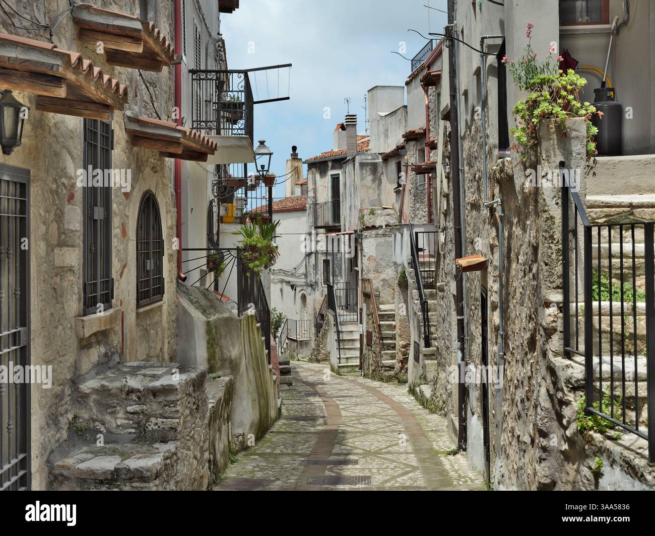 Vico del Gargano, Puglia (Apulia), Italy, typical quaint medieval ...
