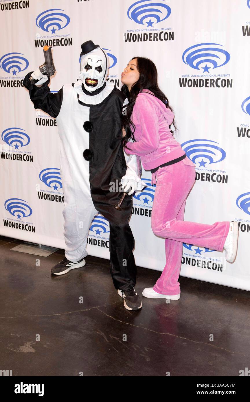 Cosplayer auf der WonderCon 2025 im Anaheim Convention Center. Anaheim ...