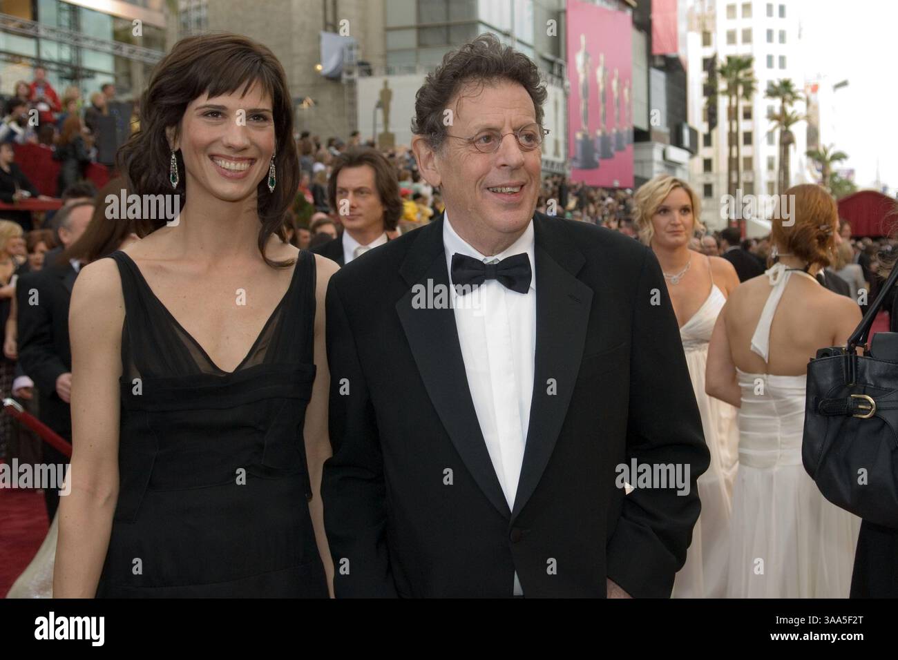 Feb 25, 2007 - Hollywood, CA, USA - Composer PHILIP GLASS arrives at ...