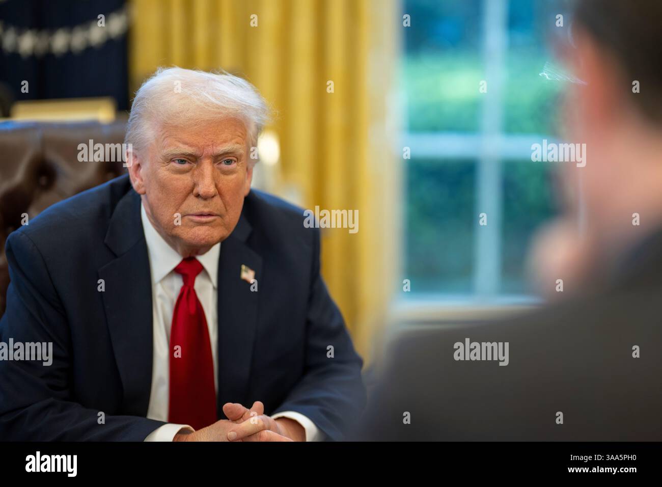 President Donald Trump announces tariffs on auto imports in the Oval ...