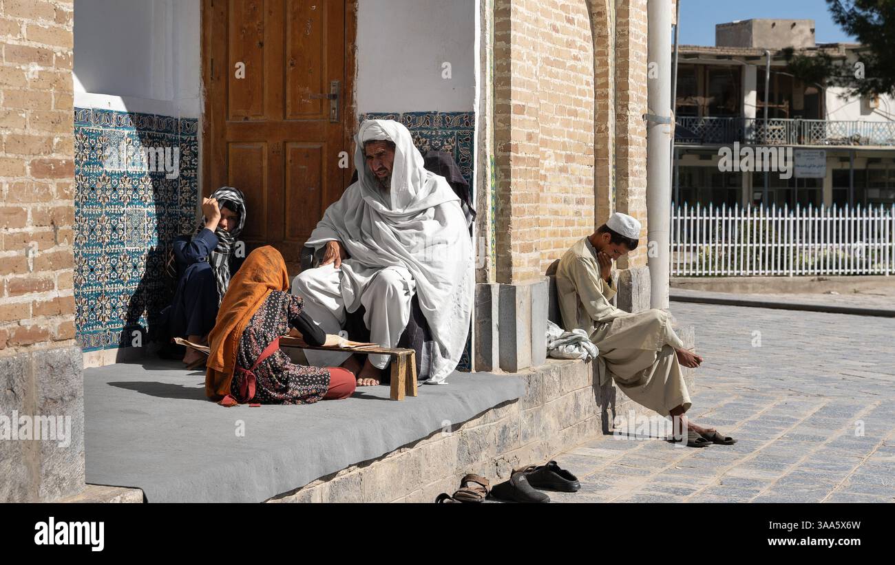 The Mullah who teaches children Qur'an Sharif Darsi, Nurani Qaida ...